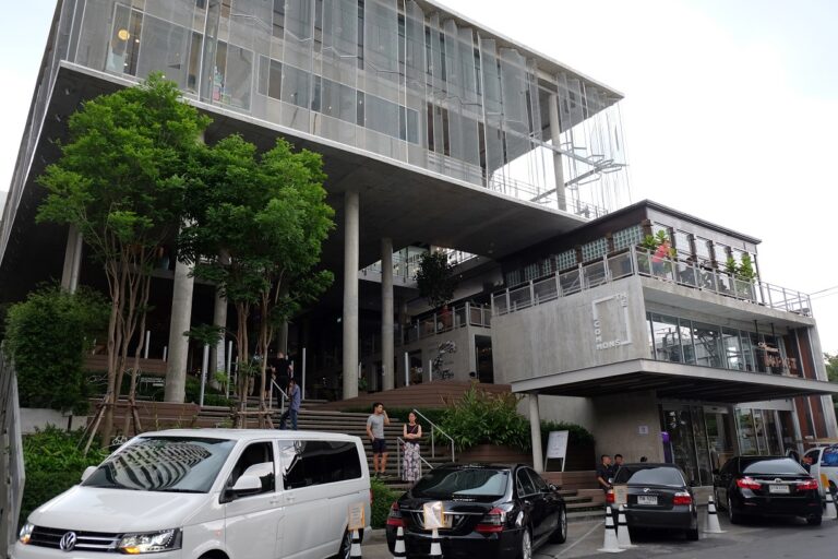 The Commons @ Thonglor, Bangkok - I Come, I See, I Hunt and I Chiak