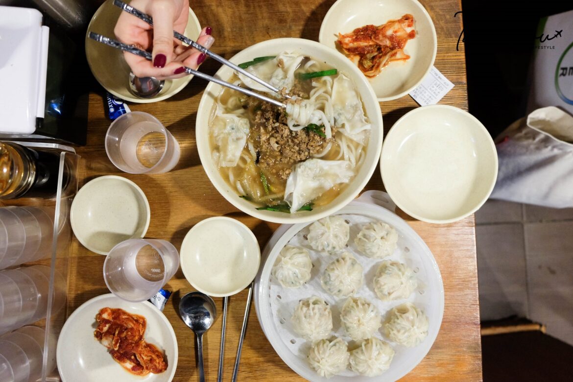 Myeongdong Kyoja @ Seoul - I Come, I See, I Hunt and I Chiak